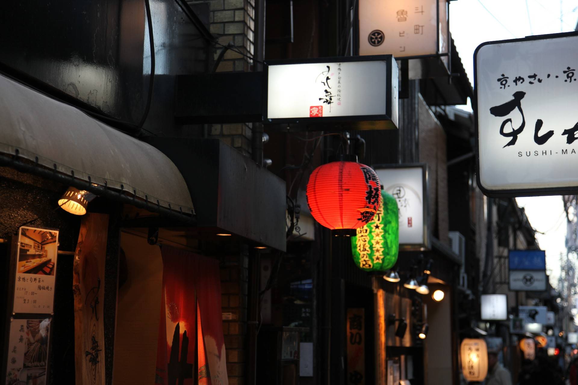気になる彼との初デートに「立ち飲み屋」が効果的なワケ|シティリビングweb
